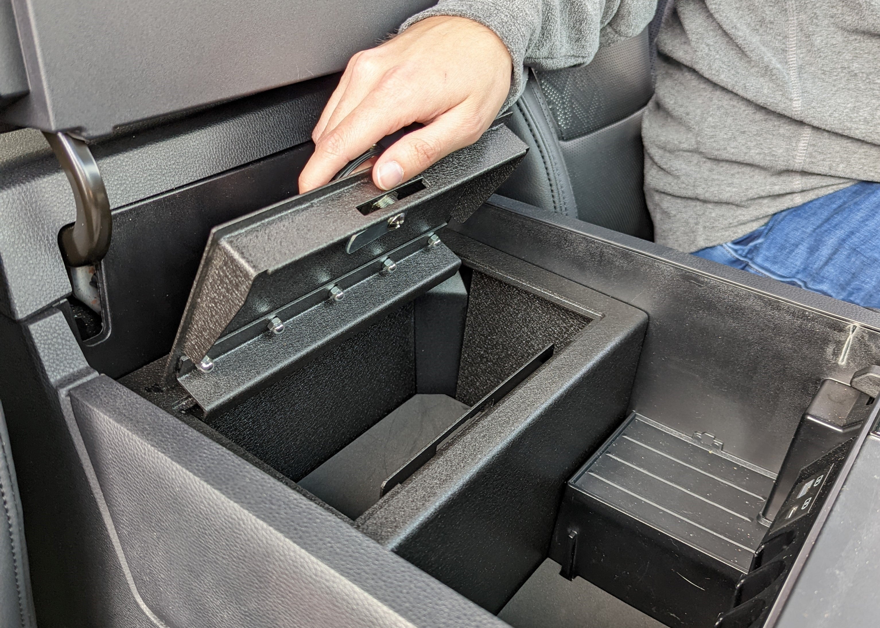 Toyota Tundra Center Console Safe: 2022–2025